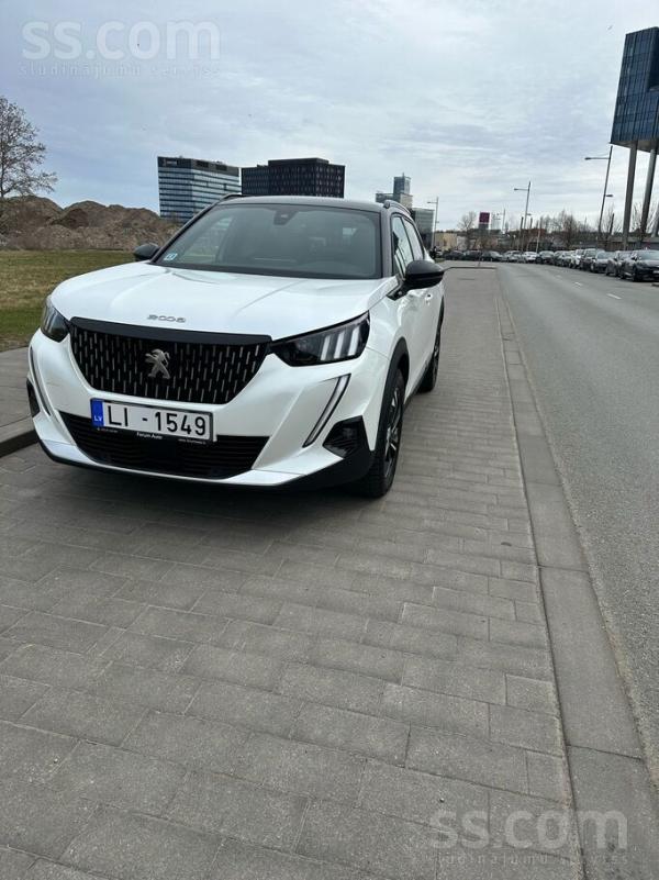 Balts Peugeot 2008 2021 Rīga, ar dzinēja tilpumu 1.50 L un nobraukumu 72 tūkst. km par 18000 €, foto 1 vietnē AUTOMOTO.COM.LV