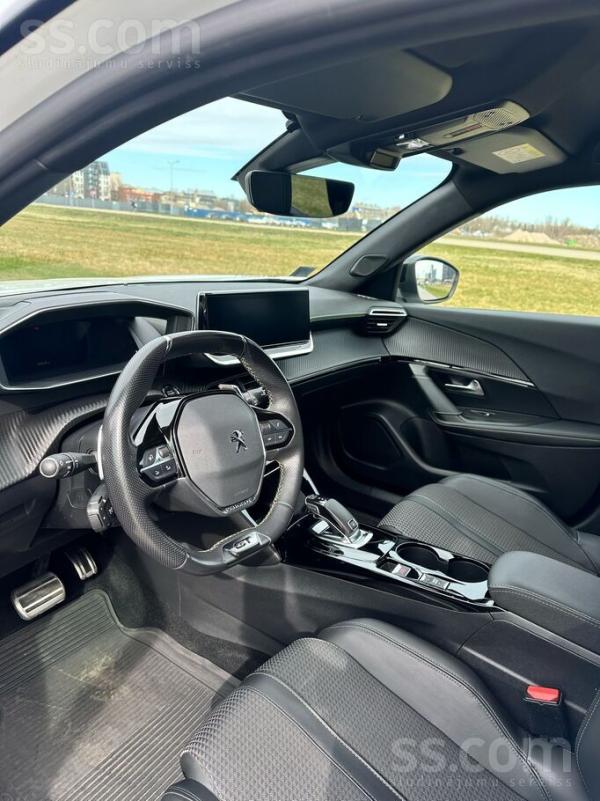 Balts Peugeot 2008 2021 Rīga, ar dzinēja tilpumu 1.50 L un nobraukumu 72 tūkst. km par 18000 €, foto 2 vietnē AUTOMOTO.COM.LV