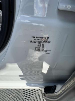 White Peugeot 2008 2021 in Kaunas, with an engine capacity of 1.50 L and mileage of 171 thousand km for 13750 €, photo 13 on AUTOMOTO.COM.LV