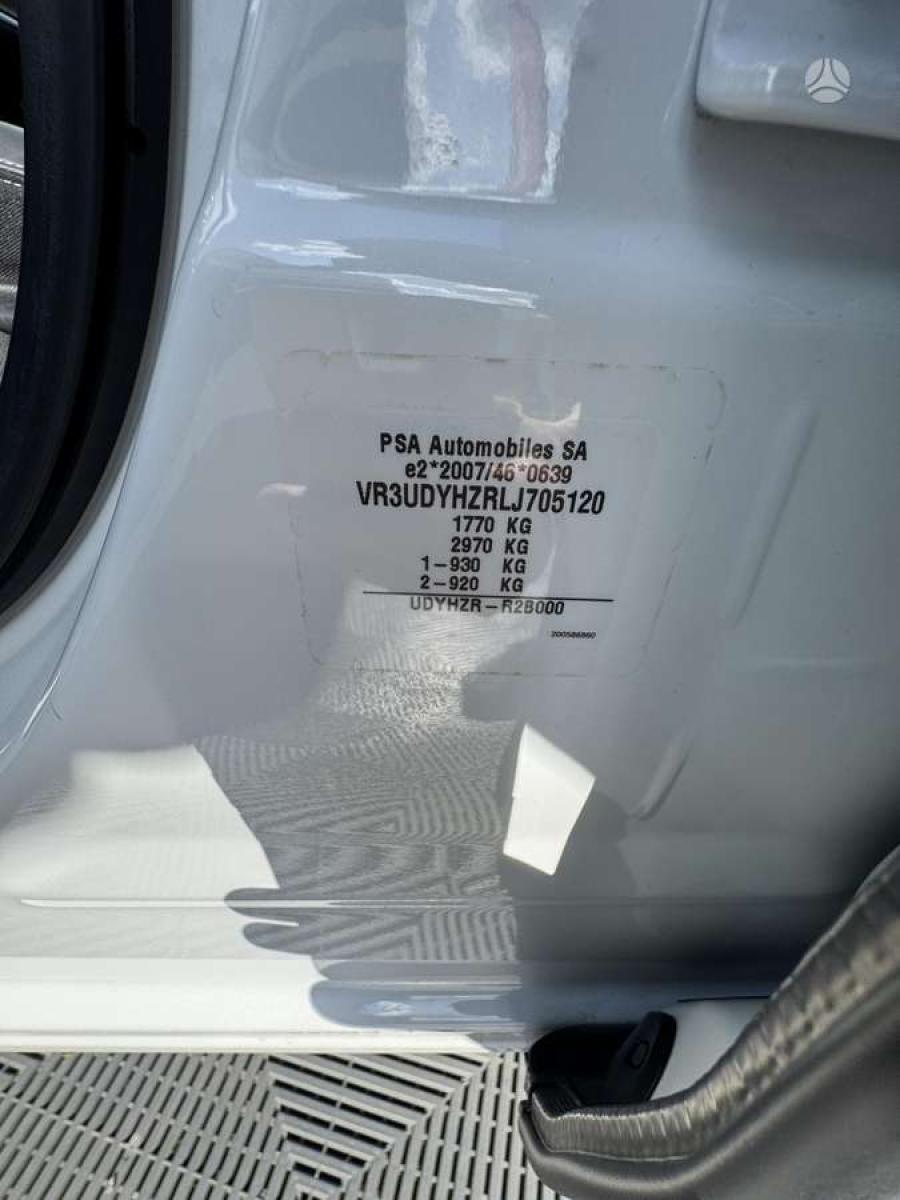 White Peugeot 2008 2021 in Kaunas, with an engine capacity of 1.50 L and mileage of 171 thousand km for 13750 €, photo 13 on AUTOMOTO.COM.LV