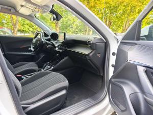 White Peugeot 2008 2021 in Taurage, with an engine capacity of 1.50 L and mileage of 180 thousand km for 10700 €, photo 9 on AUTOMOTO.COM.LV