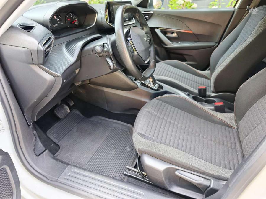 White Peugeot 2008 2021 in Taurage, with an engine capacity of 1.50 L and mileage of 180 thousand km for 10700 €, photo 14 on AUTOMOTO.COM.LV