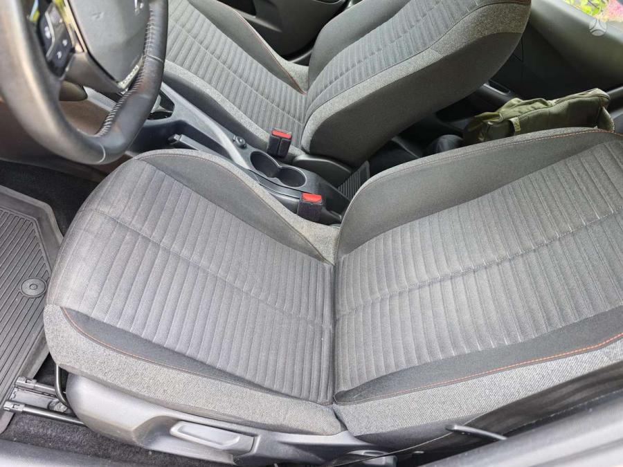 White Peugeot 2008 2021 in Taurage, with an engine capacity of 1.50 L and mileage of 180 thousand km for 10700 €, photo 15 on AUTOMOTO.COM.LV