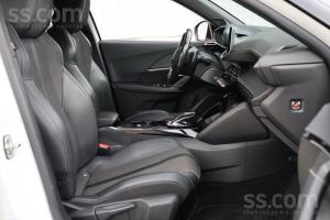 White Peugeot 2008 2021 in Tukums, with an engine capacity of 1.50 L and mileage of 65 thousand km for 15000 €, photo 7 on AUTOMOTO.COM.LV