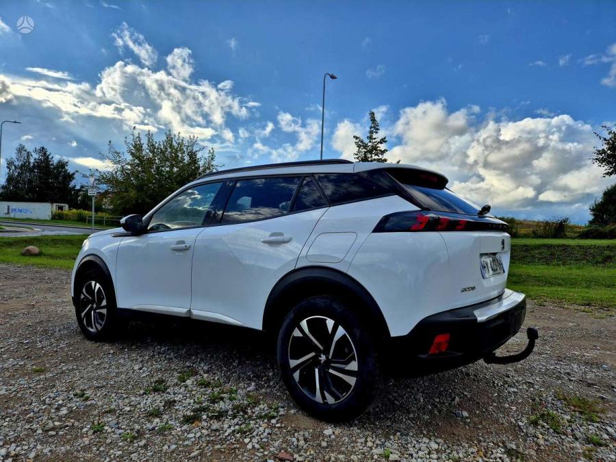 White Peugeot 2008 2021 in Vilnius, with an engine capacity of 1.50 L and mileage of 218 thousand km for 11200 €, photo 5 on AUTOMOTO.COM.LV