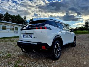 White Peugeot 2008 2021 in Vilnius, with an engine capacity of 1.50 L and mileage of 218 thousand km for 11200 €, photo 8 on AUTOMOTO.COM.LV