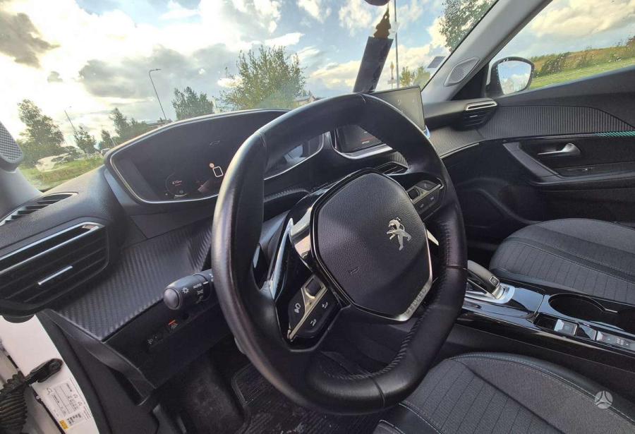 White Peugeot 2008 2021 in Vilnius, with an engine capacity of 1.50 L and mileage of 218 thousand km for 11200 €, photo 18 on AUTOMOTO.COM.LV