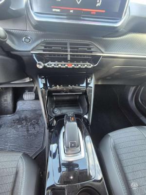 White Peugeot 2008 2021 in Vilnius, with an engine capacity of 1.50 L and mileage of 218 thousand km for 11200 €, photo 21 on AUTOMOTO.COM.LV