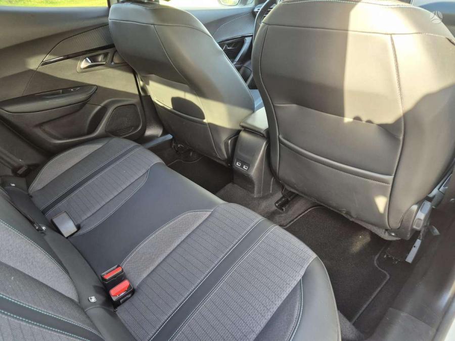 White Peugeot 2008 2021 in Vilnius, with an engine capacity of 1.50 L and mileage of 218 thousand km for 11200 €, photo 28 on AUTOMOTO.COM.LV
