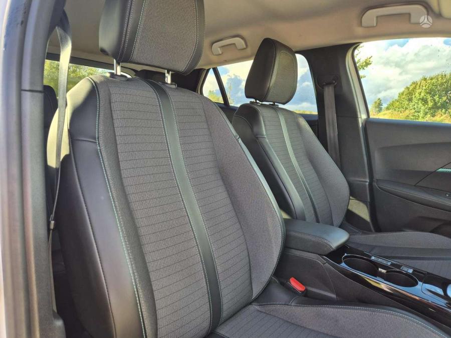 White Peugeot 2008 2021 in Vilnius, with an engine capacity of 1.50 L and mileage of 218 thousand km for 11200 €, photo 30 on AUTOMOTO.COM.LV