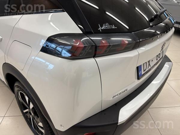 White Peugeot 2008 2022 in Riga, with an engine capacity of 1.50 L and mileage of 62 thousand km for 19900 €, photo 6 on AUTOMOTO.COM.LV