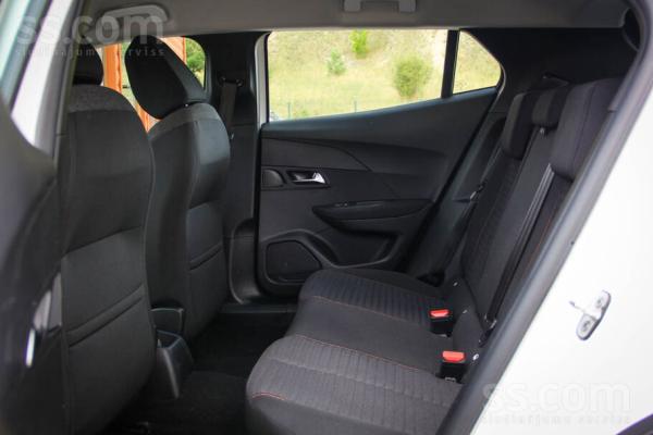Balts Peugeot 2008 2022 Tukums, ar dzinēja tilpumu 1.50 L un nobraukumu 179 tūkst. km par 10490 €, foto 9 vietnē AUTOMOTO.COM.LV