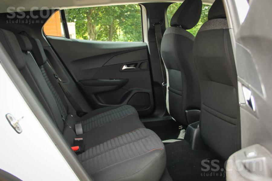 White Peugeot 2008 2022 in Tukums, with an engine capacity of 1.50 L and mileage of 179 thousand km for 10490 €, photo 11 on AUTOMOTO.COM.LV