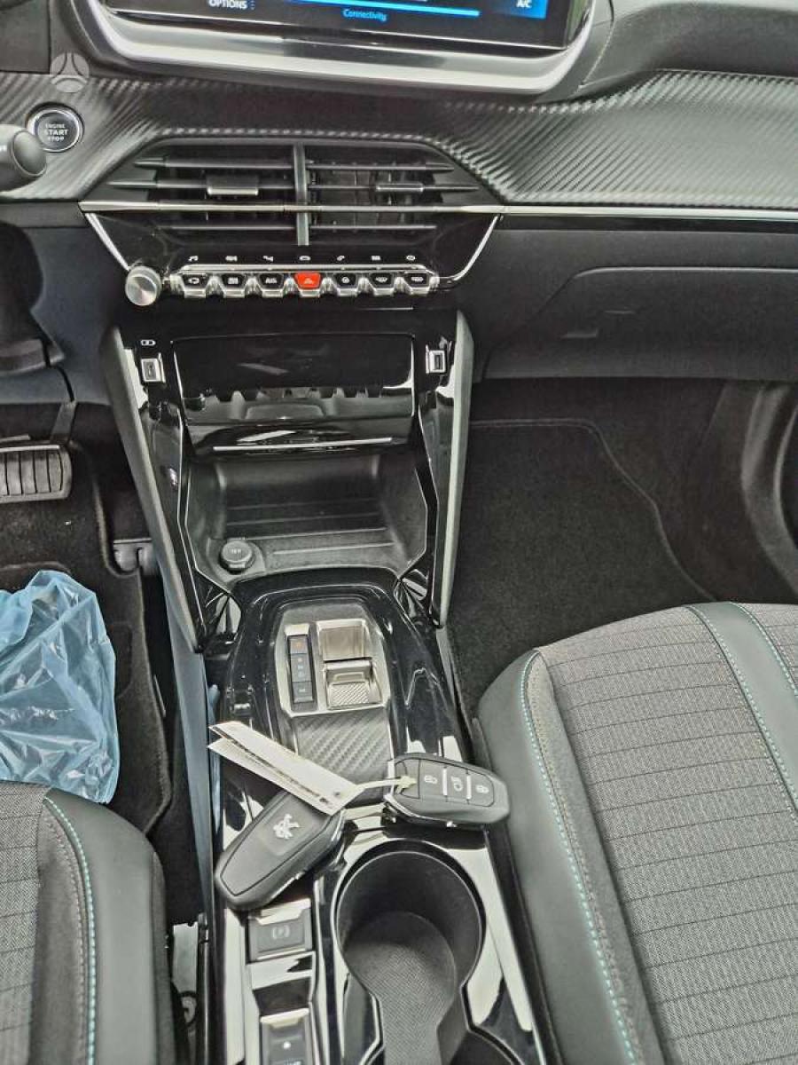 Balts Peugeot 2008 2022 Viļņa, ar dzinēja tilpumu 1.50 L un nobraukumu 139 tūkst. km par 13300 €, foto 31 vietnē AUTOMOTO.COM.LV