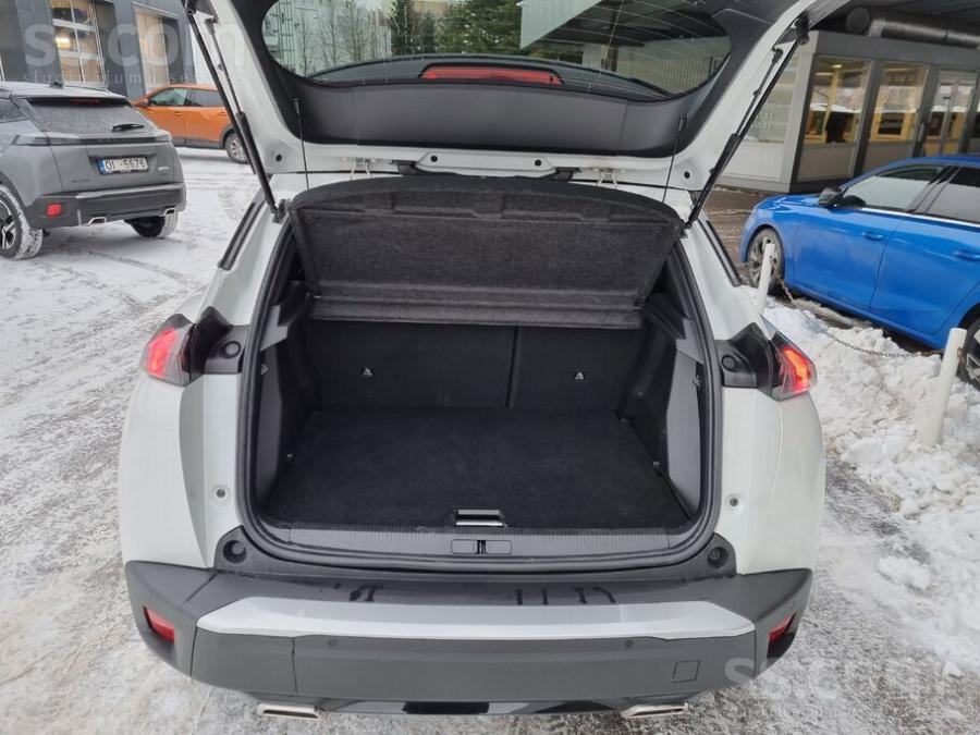 Balts Peugeot 2008 2023 Rīga, ar dzinēja tilpumu 1.20 L un nobraukumu 44 tūkst. km par 17500 €, foto 5 vietnē AUTOMOTO.COM.LV