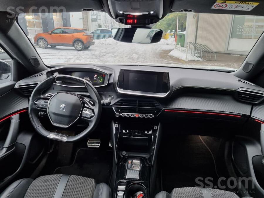 Balts Peugeot 2008 2023 Rīga, ar dzinēja tilpumu 1.20 L un nobraukumu 44 tūkst. km par 17500 €, foto 6 vietnē AUTOMOTO.COM.LV