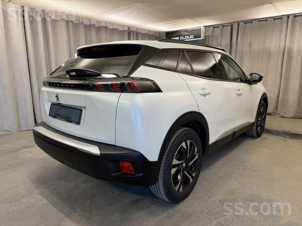 White Peugeot 2008 2023 in Riga, with an engine capacity of 1.40 L and mileage of 46 thousand km for 17990 €, photo 4 on AUTOMOTO.COM.LV