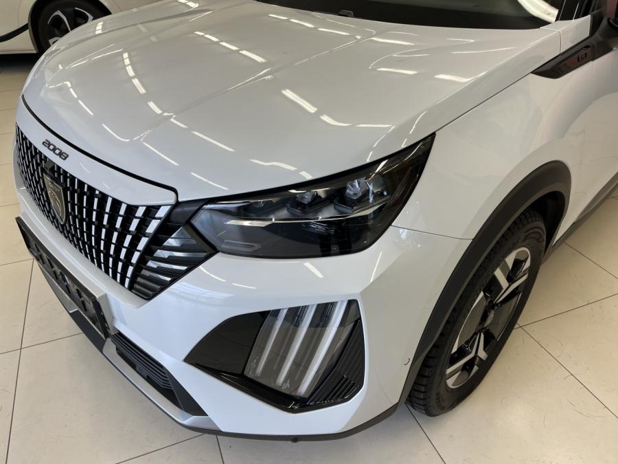 Balts Peugeot 2008 2023 Rīga, ar dzinēja tilpumu 1.50 L un nobraukumu 21 tūkst. km par 2690000 €, foto 6 vietnē AUTOMOTO.COM.LV
