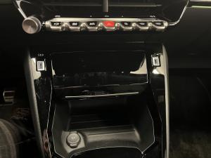 Balts Peugeot 2008 2023 Rīga, ar dzinēja tilpumu 1.50 L un nobraukumu 21 tūkst. km par 2690000 €, foto 14 vietnē AUTOMOTO.COM.LV