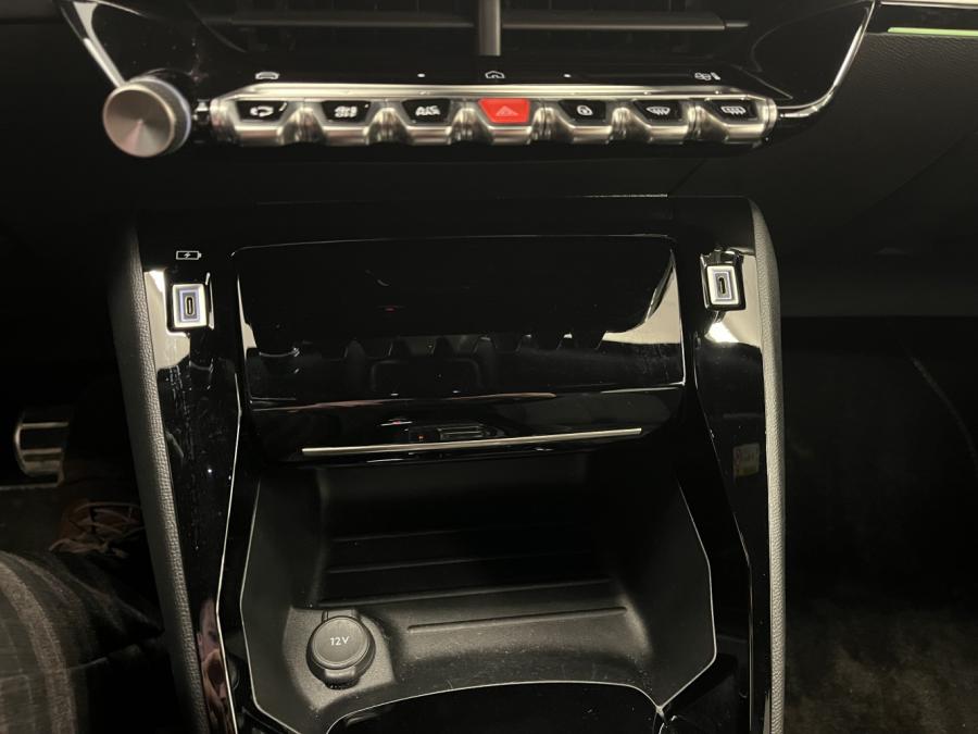 Balts Peugeot 2008 2023 Rīga, ar dzinēja tilpumu 1.50 L un nobraukumu 21 tūkst. km par 2690000 €, foto 14 vietnē AUTOMOTO.COM.LV
