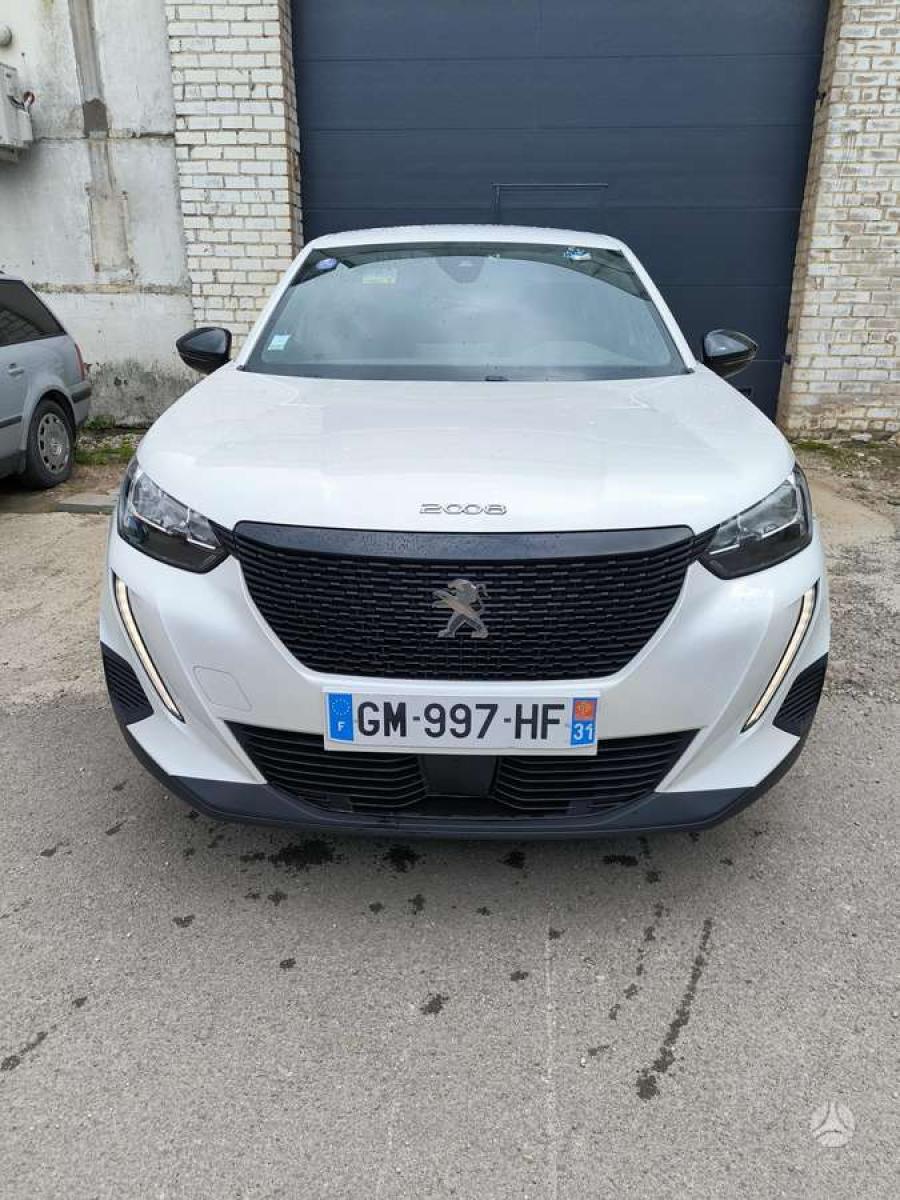 White Peugeot 2008 2023 in Marijampole, with an engine capacity of 1.20 L and mileage of 160 thousand km for 11798 €, photo 4 on AUTOMOTO.COM.LV