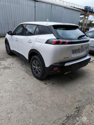 White Peugeot 2008 2023 in Marijampole, with an engine capacity of 1.20 L and mileage of 160 thousand km for 11798 €, photo 5 on AUTOMOTO.COM.LV