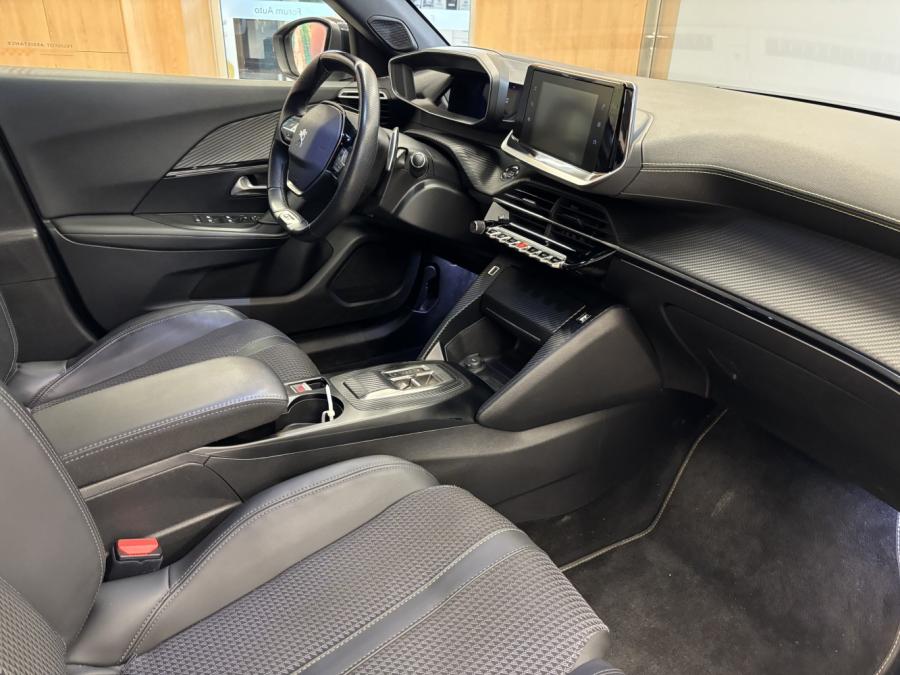 Balts Peugeot 2008 2023 Rīga, ar dzinēja tilpumu 1.20 L un nobraukumu 44 tūkst. km par 17500 €, foto 13 vietnē AUTOMOTO.COM.LV
