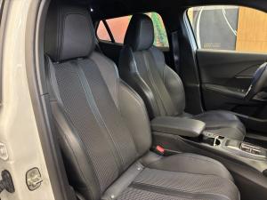 Balts Peugeot 2008 2023 Rīga, ar dzinēja tilpumu 1.20 L un nobraukumu 44 tūkst. km par 17500 €, foto 17 vietnē AUTOMOTO.COM.LV