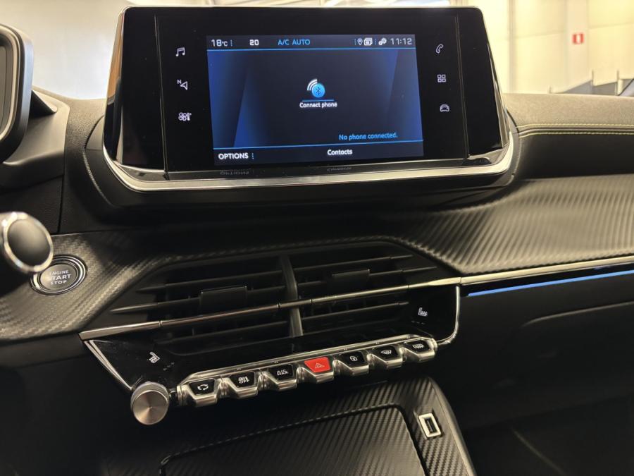 Balts Peugeot 2008 2023 Rīga, ar dzinēja tilpumu 1.20 L un nobraukumu 44 tūkst. km par 17500 €, foto 19 vietnē AUTOMOTO.COM.LV