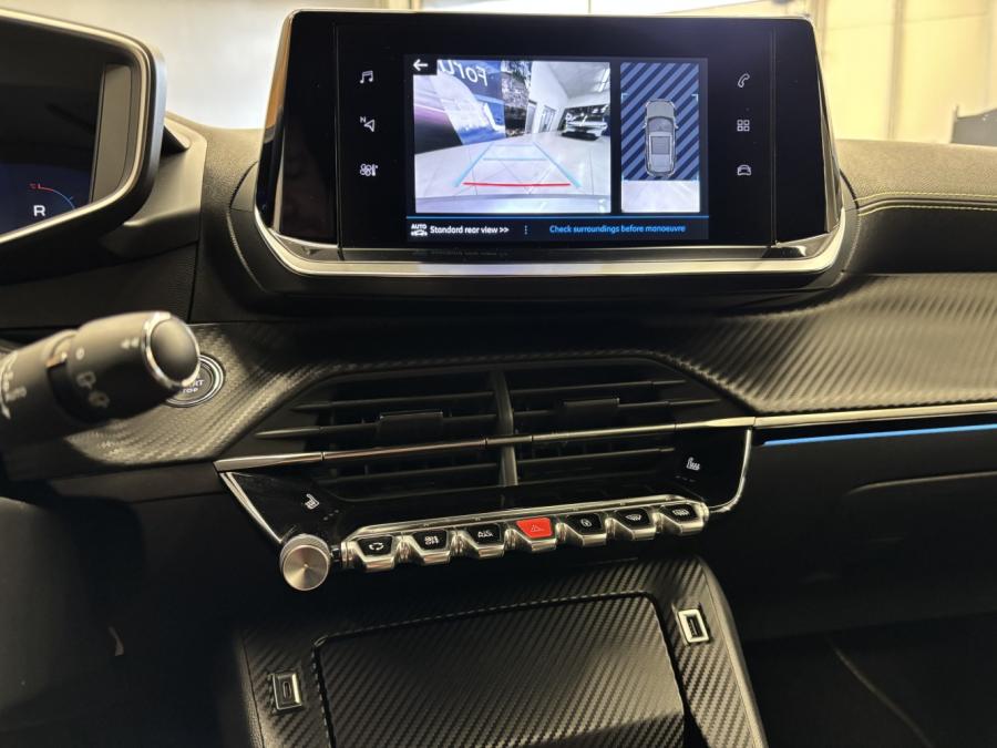 Balts Peugeot 2008 2023 Rīga, ar dzinēja tilpumu 1.20 L un nobraukumu 44 tūkst. km par 17500 €, foto 20 vietnē AUTOMOTO.COM.LV