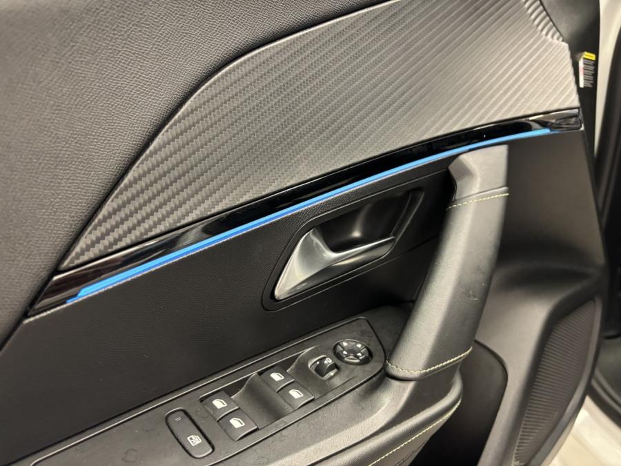 Balts Peugeot 2008 2023 Rīga, ar dzinēja tilpumu 1.20 L un nobraukumu 44 tūkst. km par 17500 €, foto 24 vietnē AUTOMOTO.COM.LV