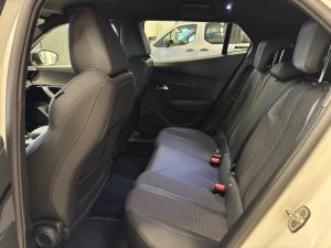 Balts Peugeot 2008 2023 Rīga, ar dzinēja tilpumu 1.20 L un nobraukumu 44 tūkst. km par 17500 €, foto 27 vietnē AUTOMOTO.COM.LV