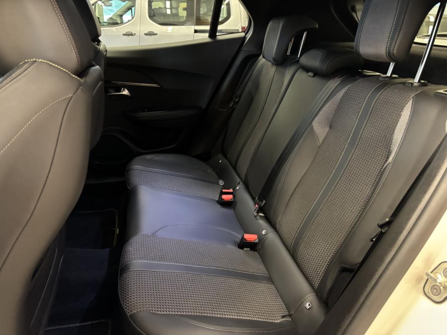 Balts Peugeot 2008 2023 Rīga, ar dzinēja tilpumu 1.20 L un nobraukumu 44 tūkst. km par 17500 €, foto 28 vietnē AUTOMOTO.COM.LV