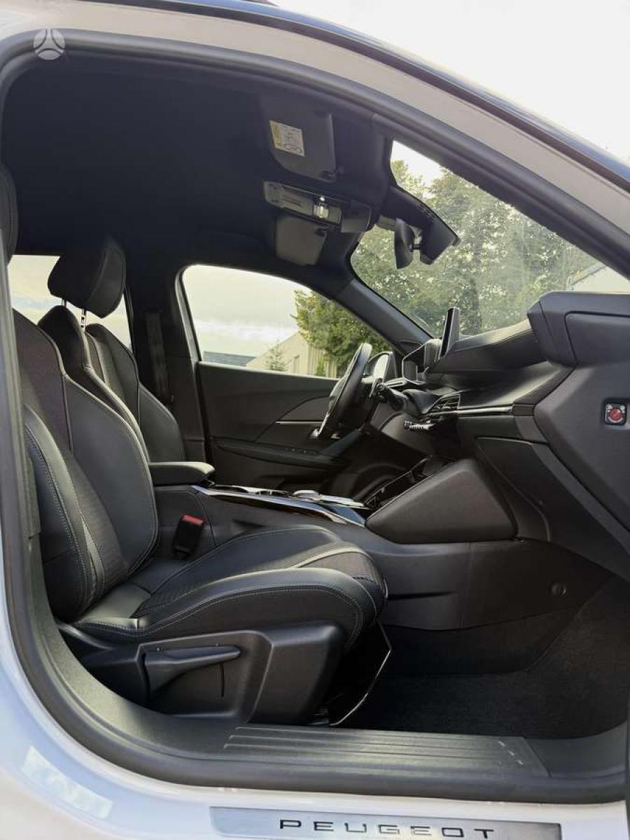 Balts Peugeot 2008 2024 Tauragė, ar dzinēja tilpumu 1.50 L un nobraukumu 188 tūkst. km par 16800 €, foto 37 vietnē AUTOMOTO.COM.LV
