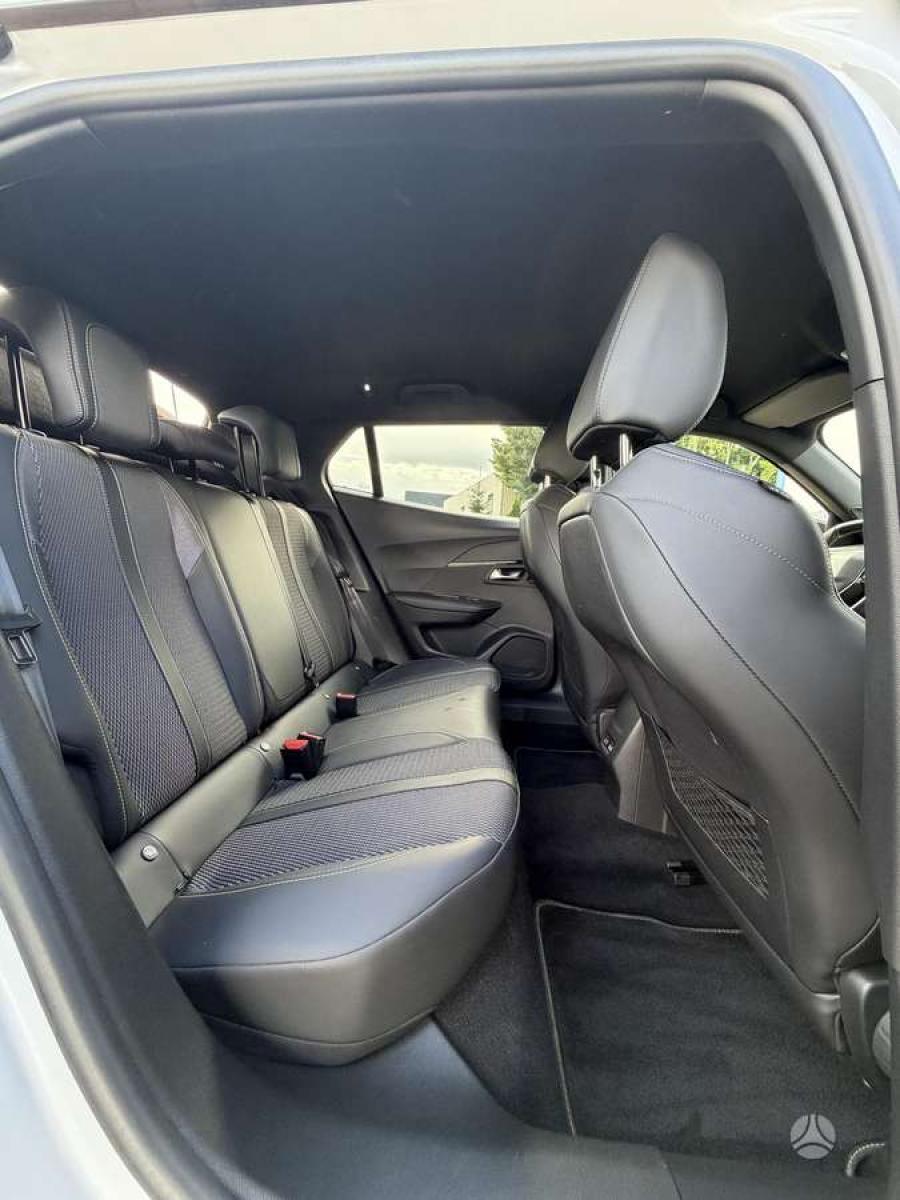 Balts Peugeot 2008 2024 Tauragė, ar dzinēja tilpumu 1.50 L un nobraukumu 188 tūkst. km par 16800 €, foto 40 vietnē AUTOMOTO.COM.LV
