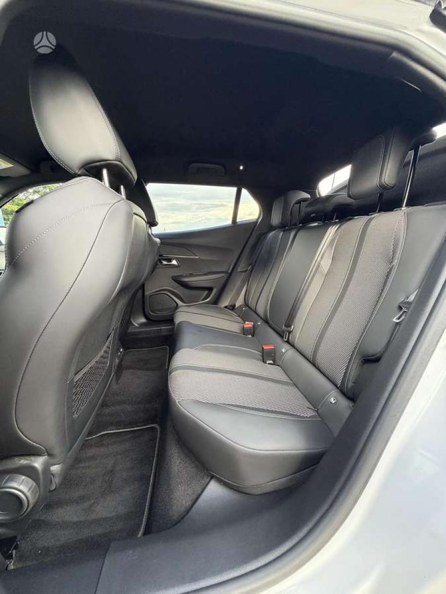 Balts Peugeot 2008 2024 Tauragė, ar dzinēja tilpumu 1.50 L un nobraukumu 188 tūkst. km par 16800 €, foto 41 vietnē AUTOMOTO.COM.LV