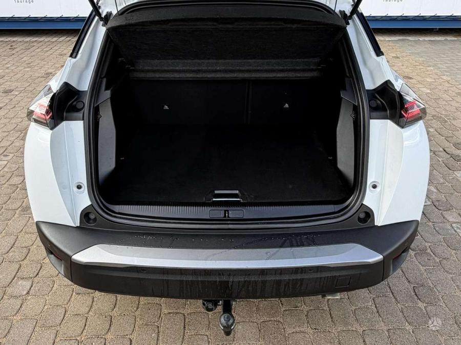 Balts Peugeot 2008 2024 Tauragė, ar dzinēja tilpumu 1.50 L un nobraukumu 188 tūkst. km par 16800 €, foto 42 vietnē AUTOMOTO.COM.LV