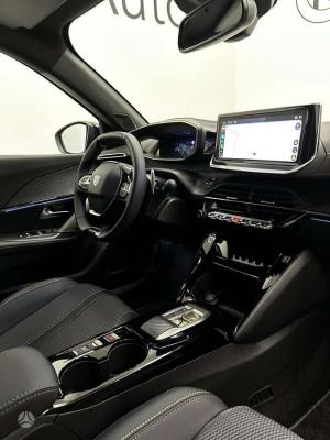 Balts Peugeot 2008 2025 Viļņa, ar dzinēja tilpumu 1.20 L un nobraukumu 6 tūkst. km par 26500 €, foto 17 vietnē AUTOMOTO.COM.LV