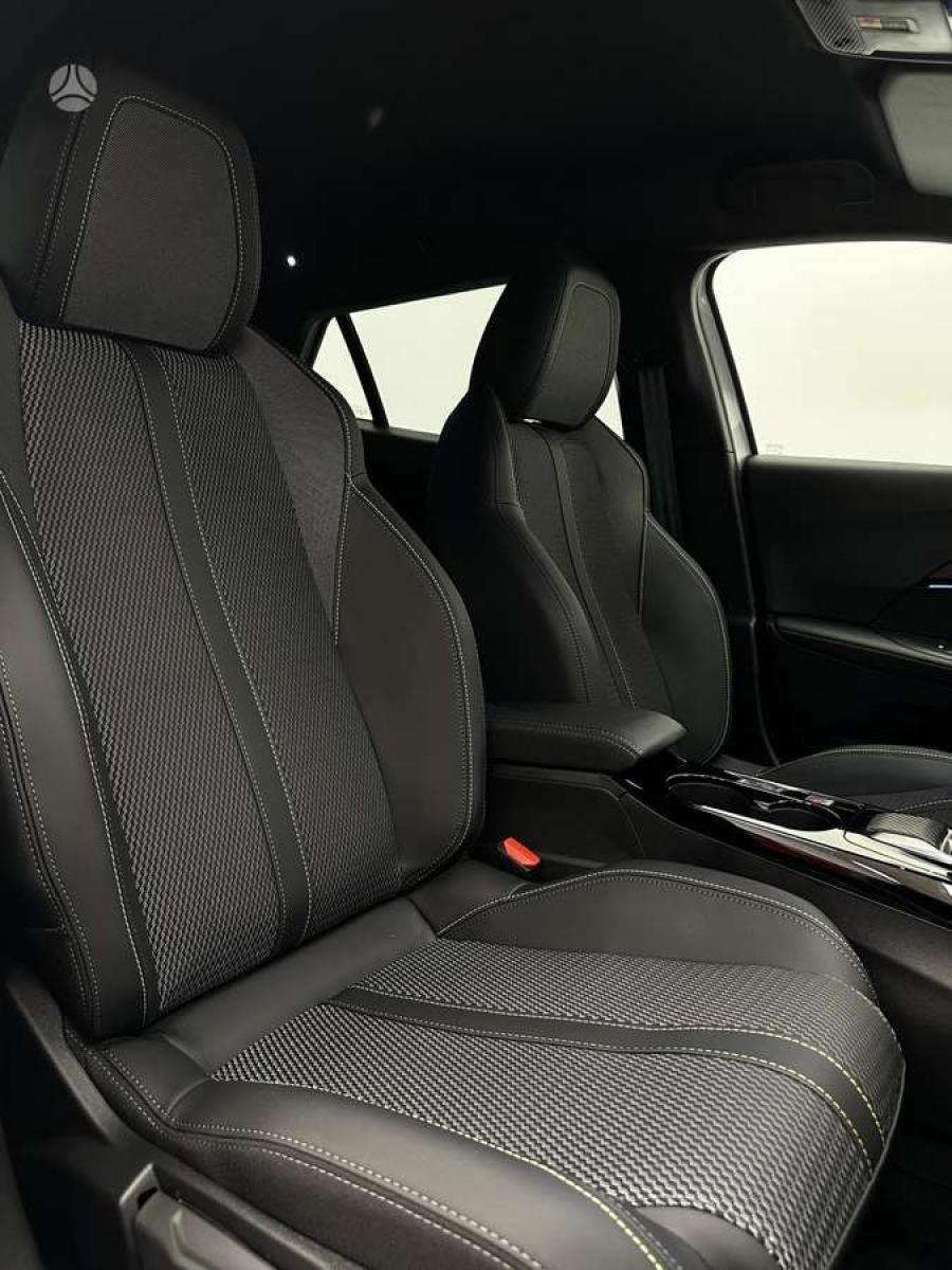 Balts Peugeot 2008 2025 Viļņa, ar dzinēja tilpumu 1.20 L un nobraukumu 6 tūkst. km par 26500 €, foto 32 vietnē AUTOMOTO.COM.LV