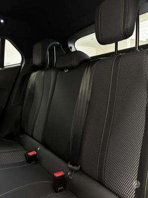 Balts Peugeot 2008 2025 Viļņa, ar dzinēja tilpumu 1.20 L un nobraukumu 6 tūkst. km par 26500 €, foto 34 vietnē AUTOMOTO.COM.LV
