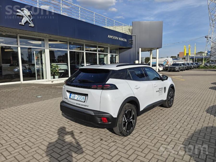 Balts Peugeot 2008 2026 Rīga, ar dzinēja tilpumu 1.50 L un nobraukumu 10 tūkst. km par 28600 €, foto 4 vietnē AUTOMOTO.COM.LV