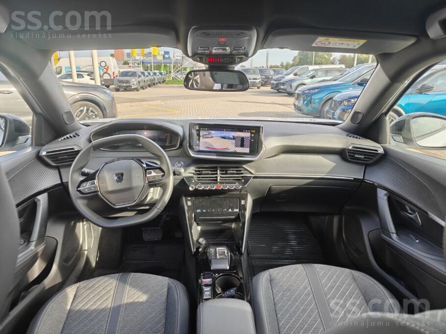 Balts Peugeot 2008 2026 Rīga, ar dzinēja tilpumu 1.50 L un nobraukumu 10 tūkst. km par 28600 €, foto 8 vietnē AUTOMOTO.COM.LV