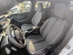 Balts Peugeot 2008 2026 Rīga, ar dzinēja tilpumu 1.50 L un nobraukumu 10 tūkst. km par 28600 €, foto 9 vietnē AUTOMOTO.COM.LV