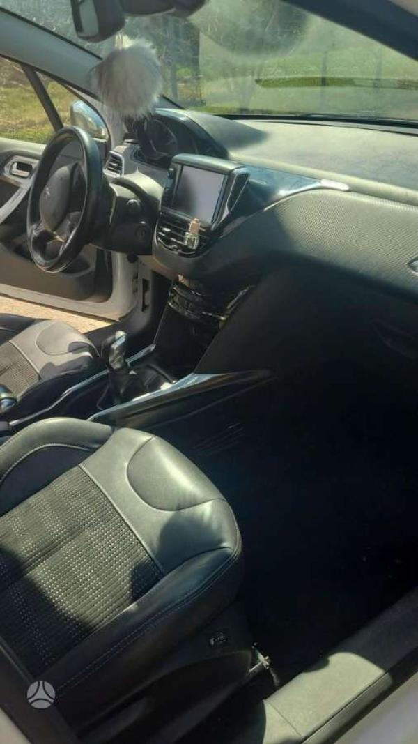 Balts Peugeot 2008 2013 Kauņa, ar dzinēja tilpumu 1.56 L un nobraukumu 265 tūkst. km par 4500 €, foto 7 vietnē AUTOMOTO.COM.LV