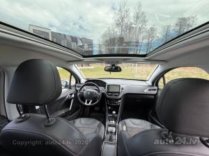 Balts Peugeot 2008 2014 Tallina, ar dzinēja tilpumu 1.60 L un nobraukumu 133 tūkst. km par 5800 €, foto 12 vietnē AUTOMOTO.COM.LV