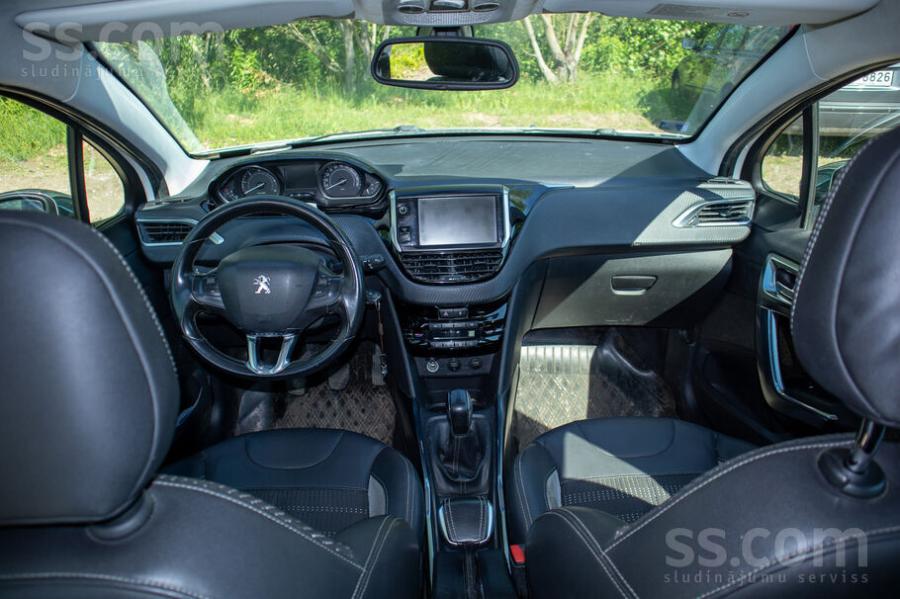 White Peugeot 2008 2014 in Riga, with an engine capacity of 1.60 L and mileage of 0 thousand km for 4895 €, photo 8 on AUTOMOTO.COM.LV