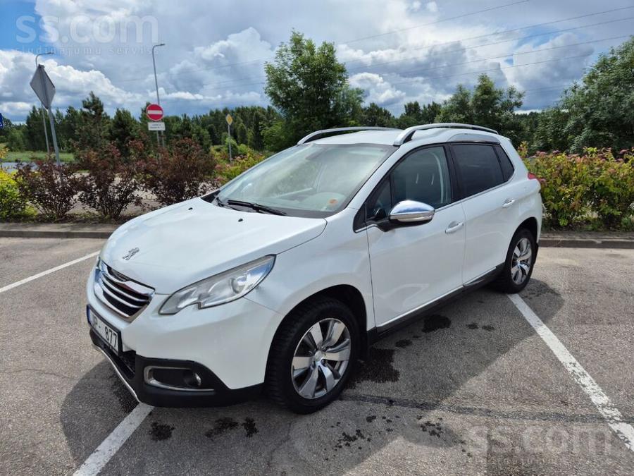 White Peugeot 2008 2014 in Ogre, with an engine capacity of 1.60 L and mileage of 137 thousand km for 5800 €, photo 1 on AUTOMOTO.COM.LV