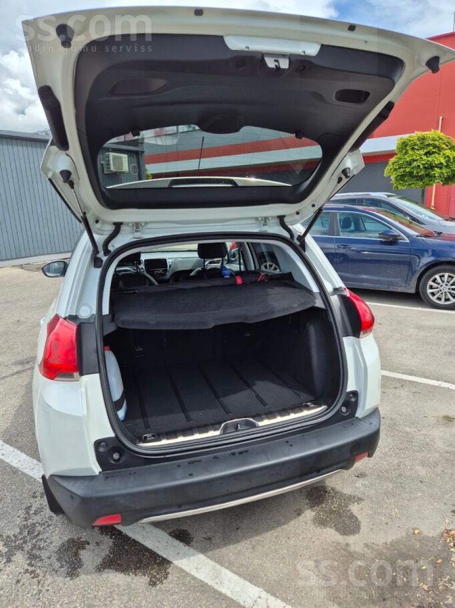 White Peugeot 2008 2014 in Ogre, with an engine capacity of 1.60 L and mileage of 137 thousand km for 5800 €, photo 7 on AUTOMOTO.COM.LV