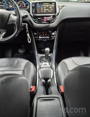 White Peugeot 2008 2014 in Ogre, with an engine capacity of 1.60 L and mileage of 137 thousand km for 5800 €, photo 9 on AUTOMOTO.COM.LV