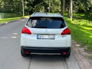 White Peugeot 2008 2014 in Riga, with an engine capacity of 1.60 L and mileage of 0 thousand km for 4999 €, photo 5 on AUTOMOTO.COM.LV